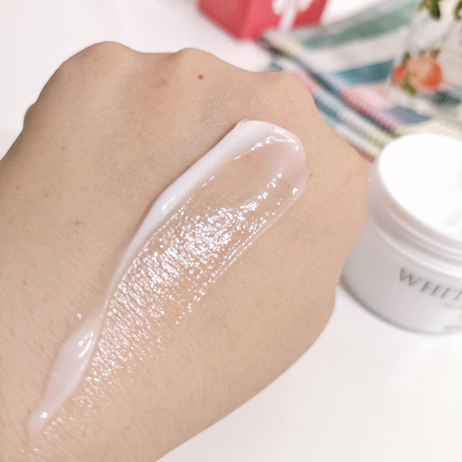 【夏天保養】White Truth小白凍，分享輕熟齡混合肌推薦試試！ - Gia's Place