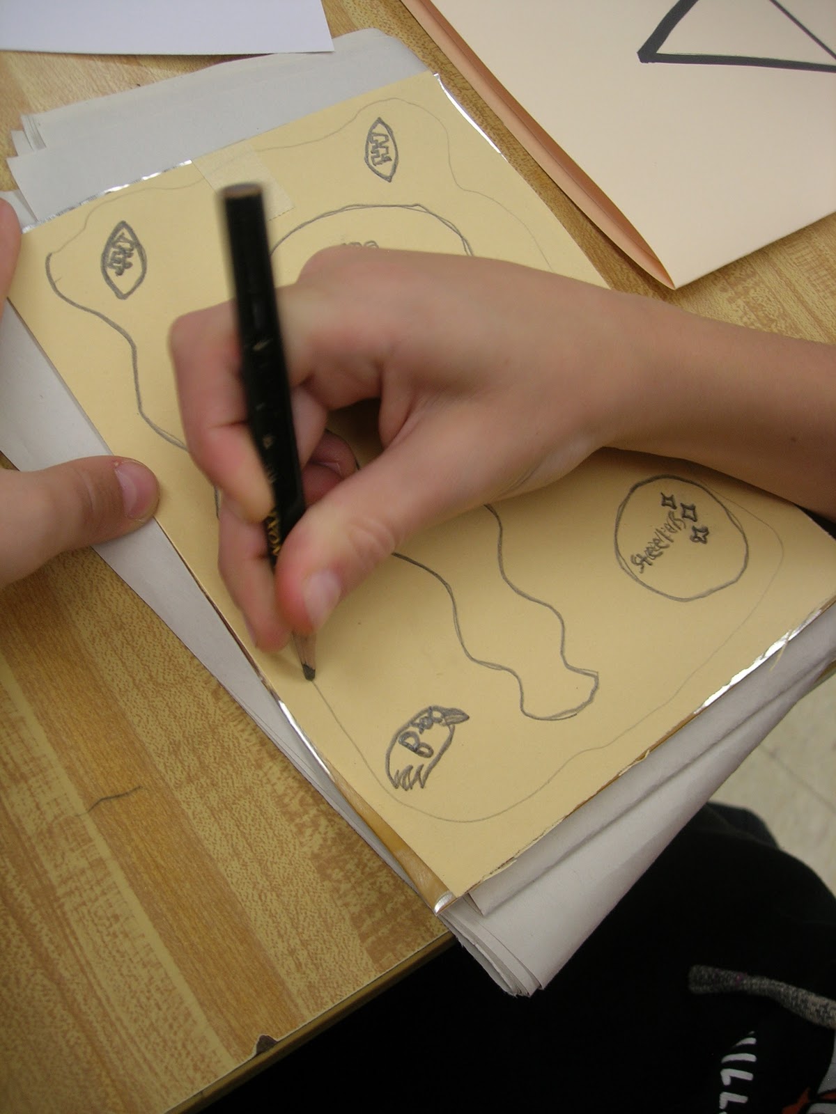 Mrs. Manzella's Student Gallery: 6TH GRADE: ILLUMINATED LETTERS