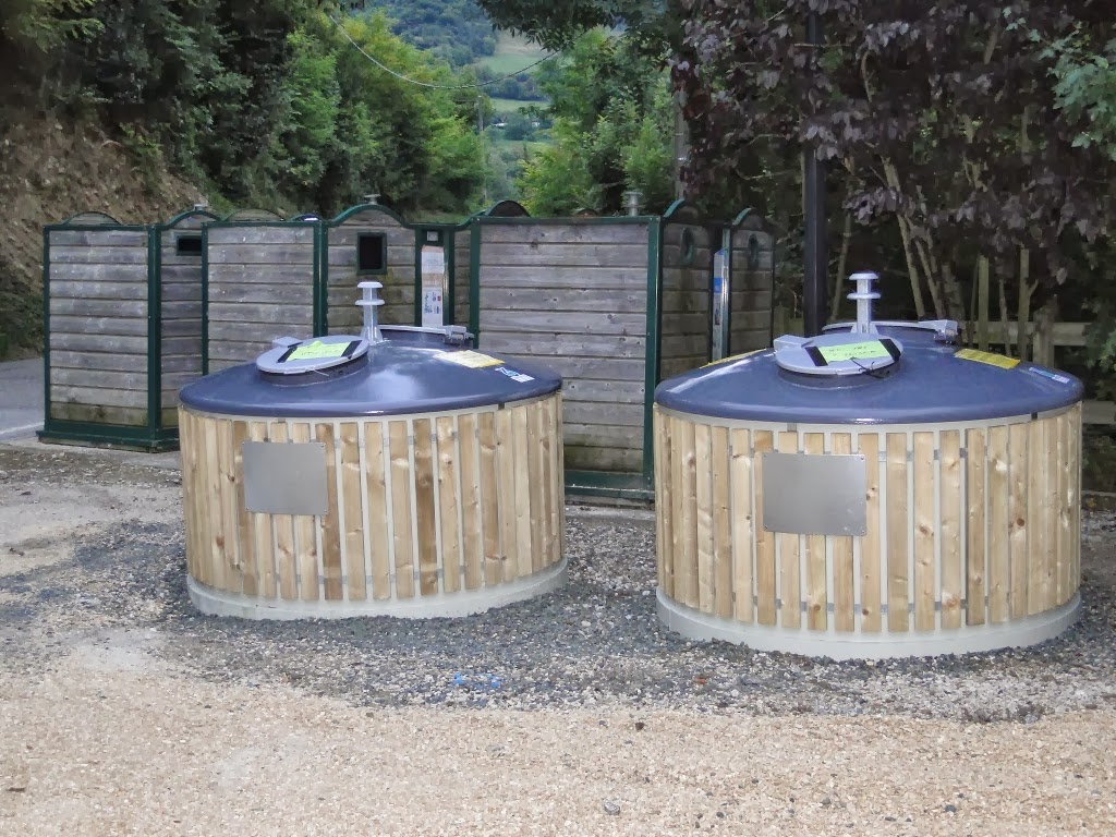 INFOQUAIX: Arrivée des conteneurs semi-enterrés