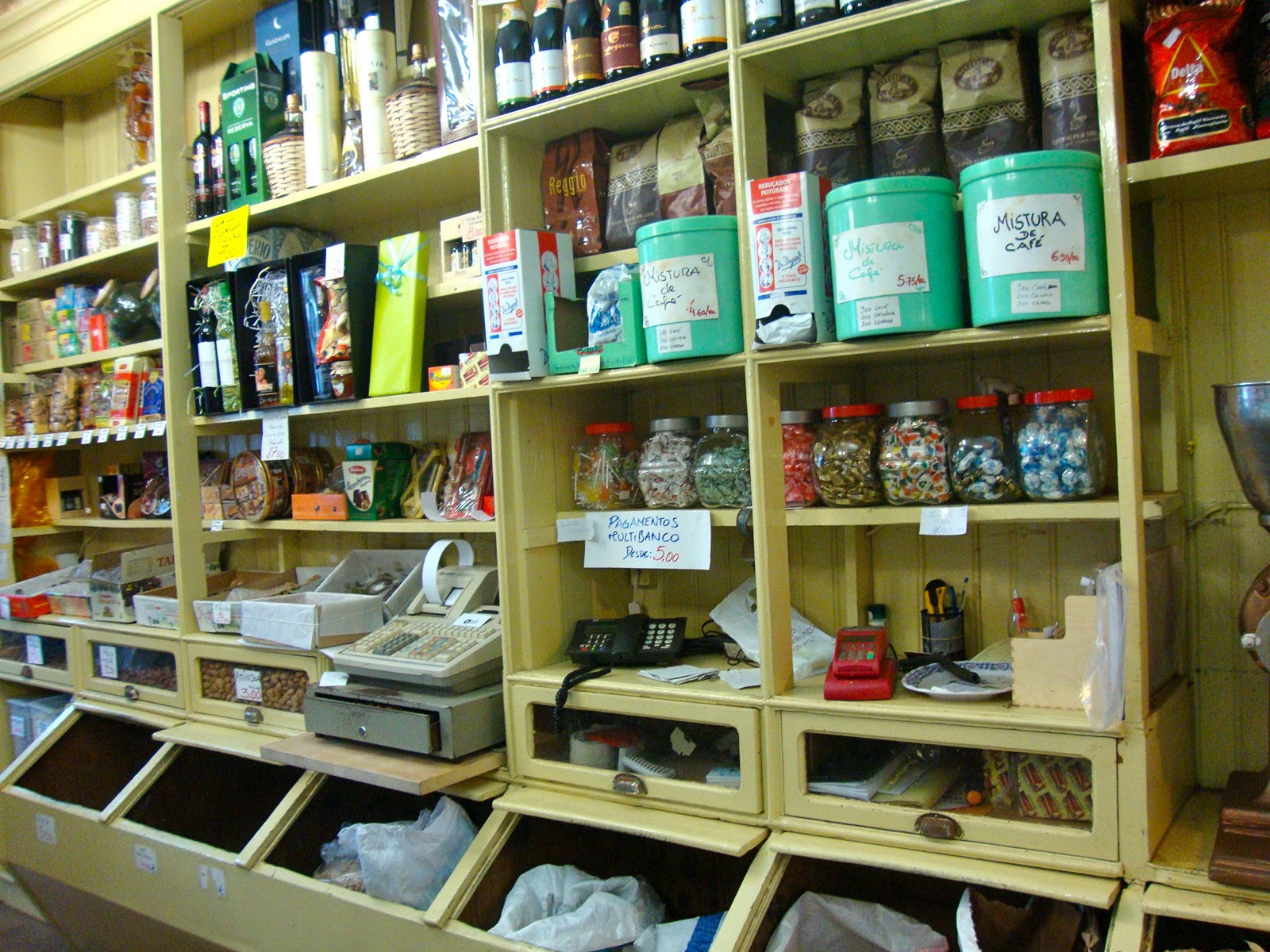 Entremeioslusos: A mercearia Tradicional Portuguesa...