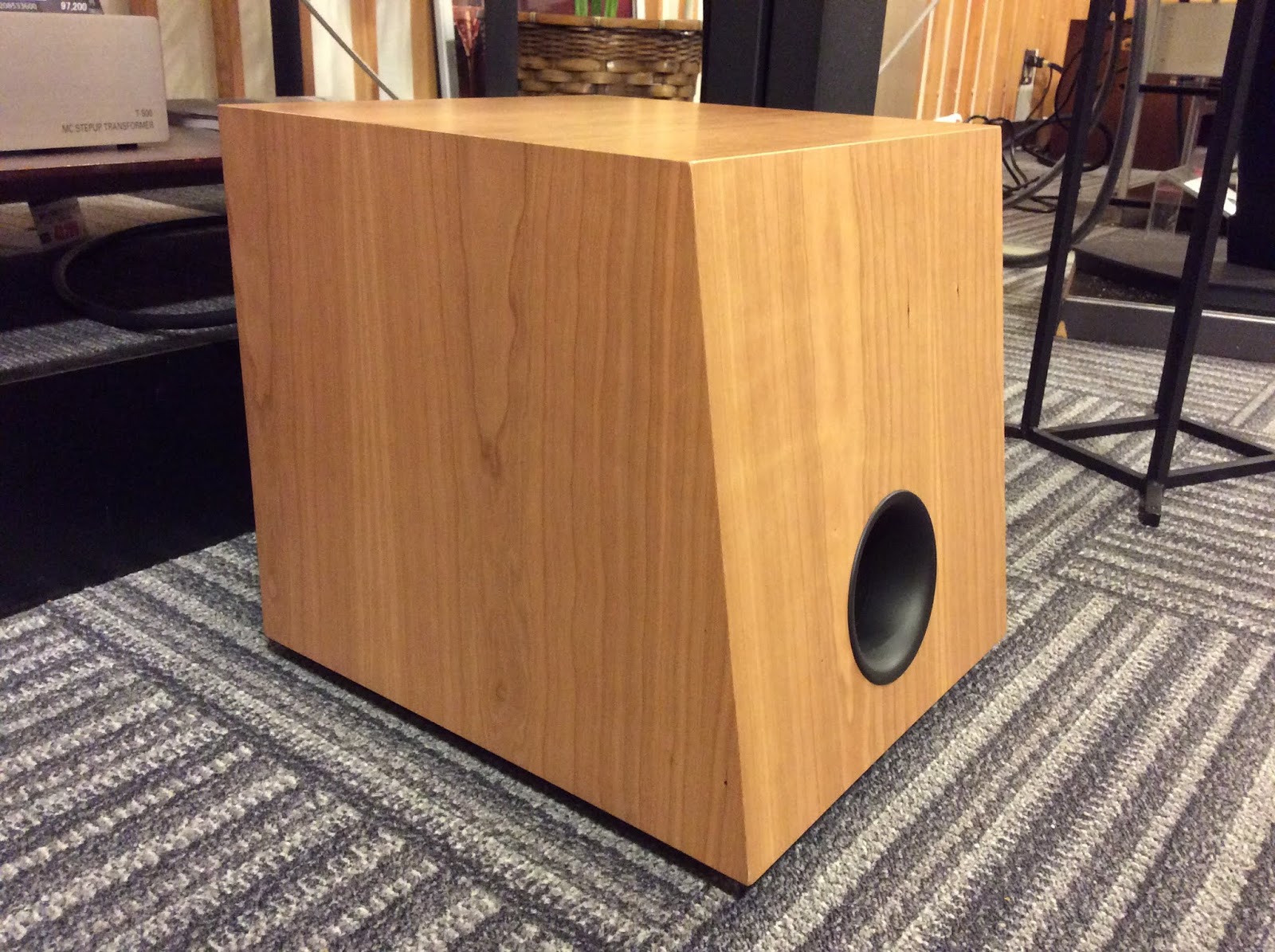 オーディオスクエアトレッサ横浜店ブログ: 【パッシブサブウーファー】BBCモニターLS3/5a専用のSUBウーファー