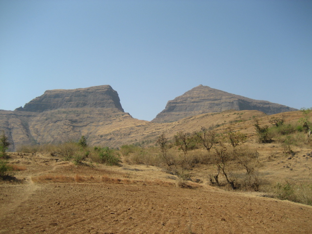 On the Edge of Sahyadris: Salher Salota trek