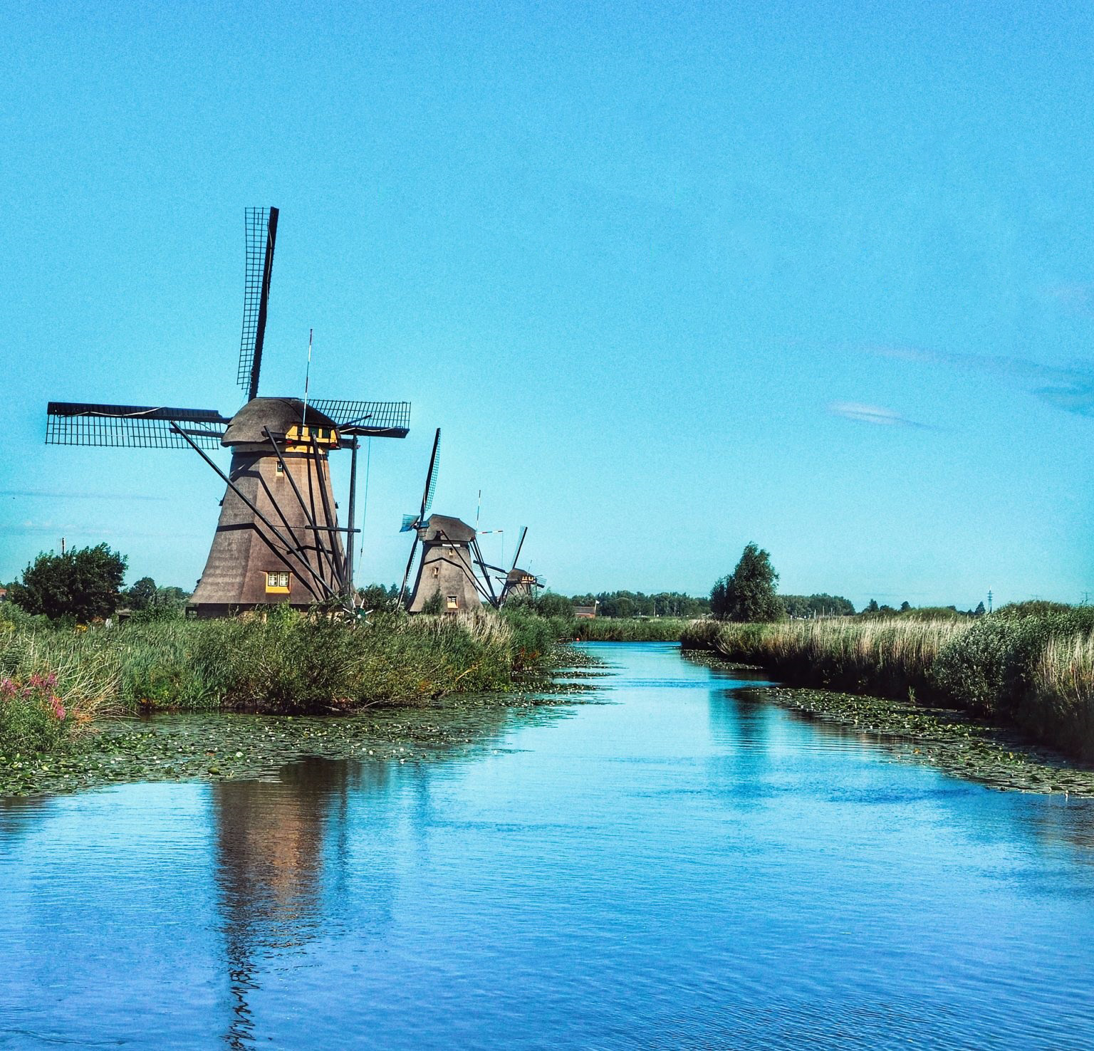 Windmills at Kinderdijk, Holland (with Map & Photos)