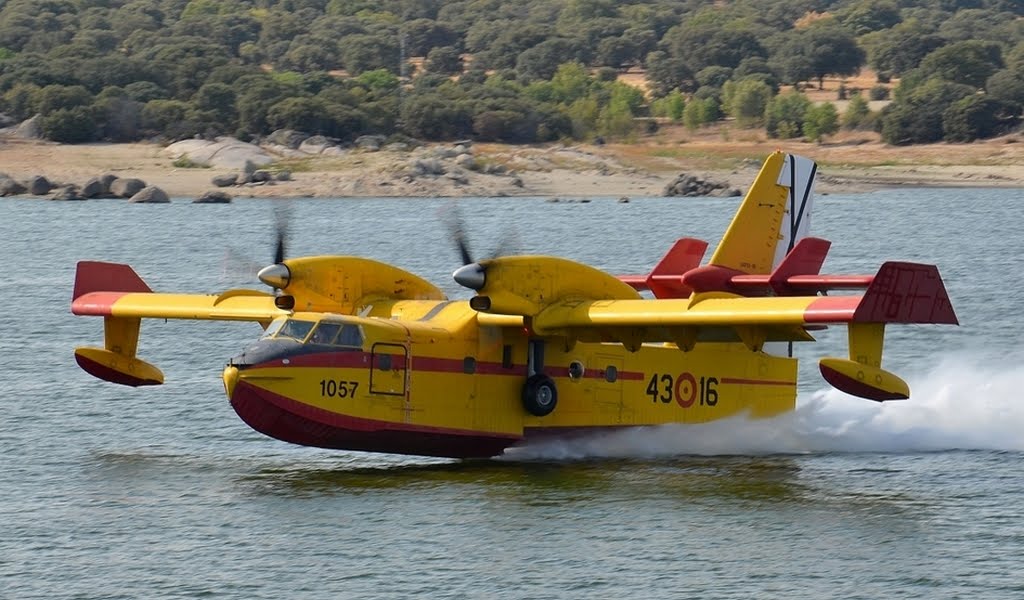 AVIÕES MILITARES: Viking (Bombardier/Canadair) (CL-515)/CL- 415/CL-215T ...