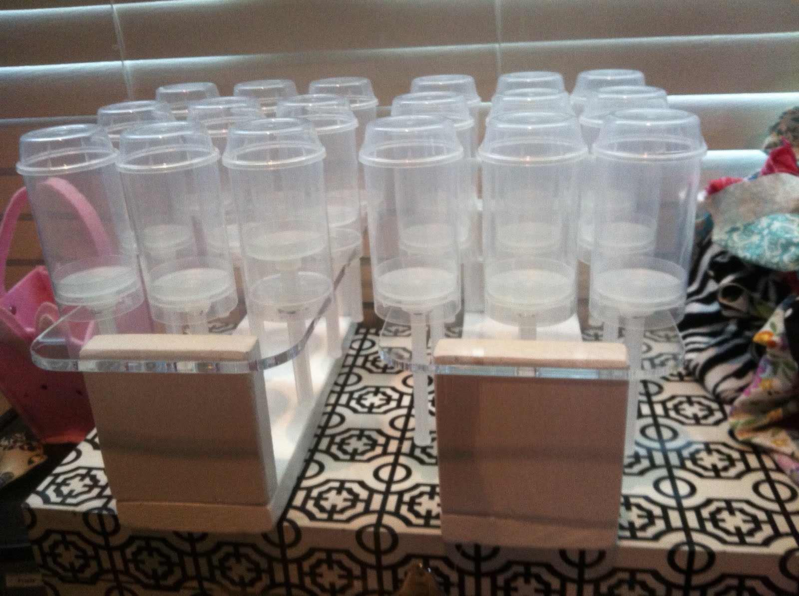 The Baeza Blog: DIY Push Pop Stands!