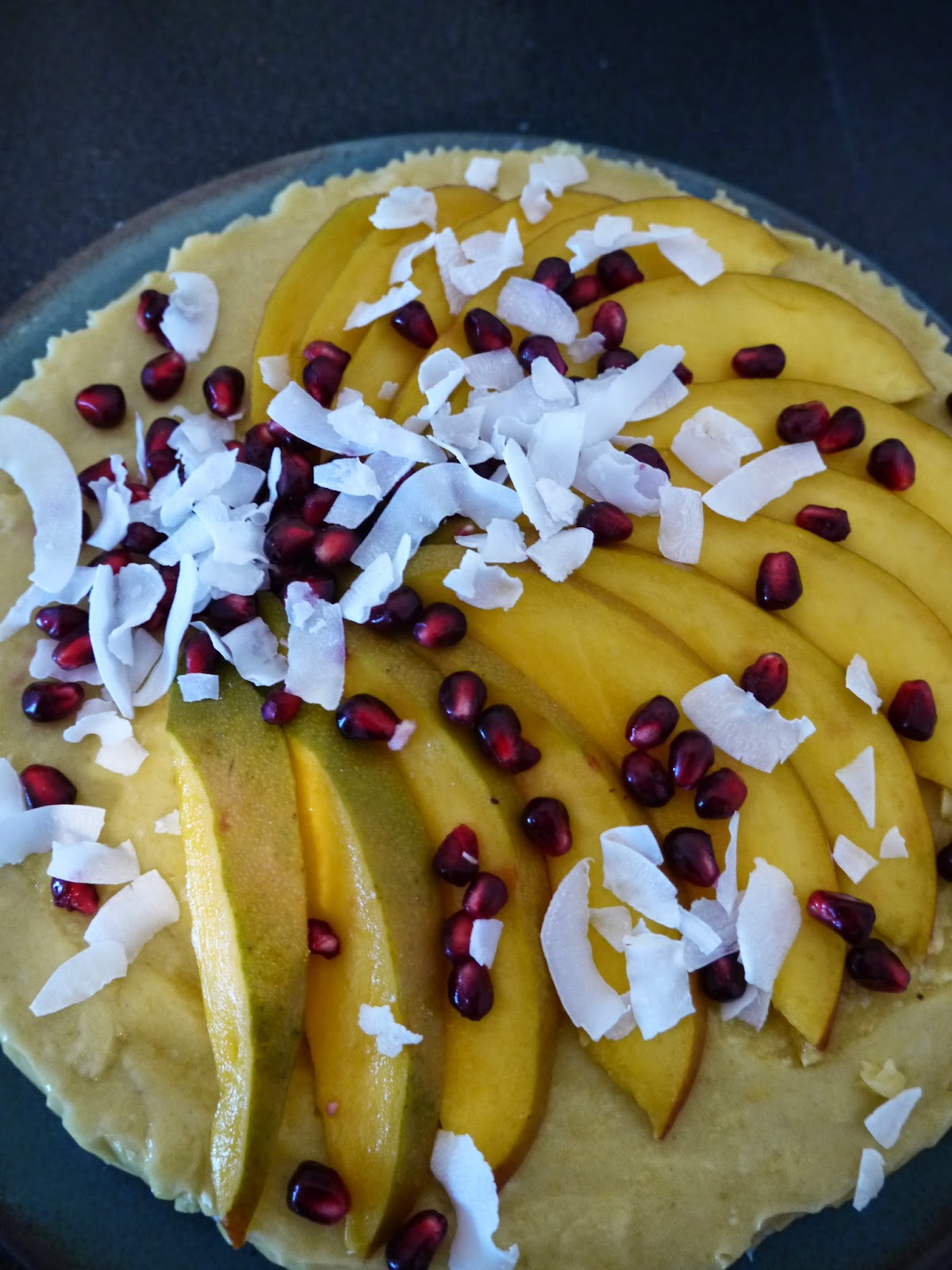 Mango and coconut bavarois: fresh, delicious and healthy dessert
