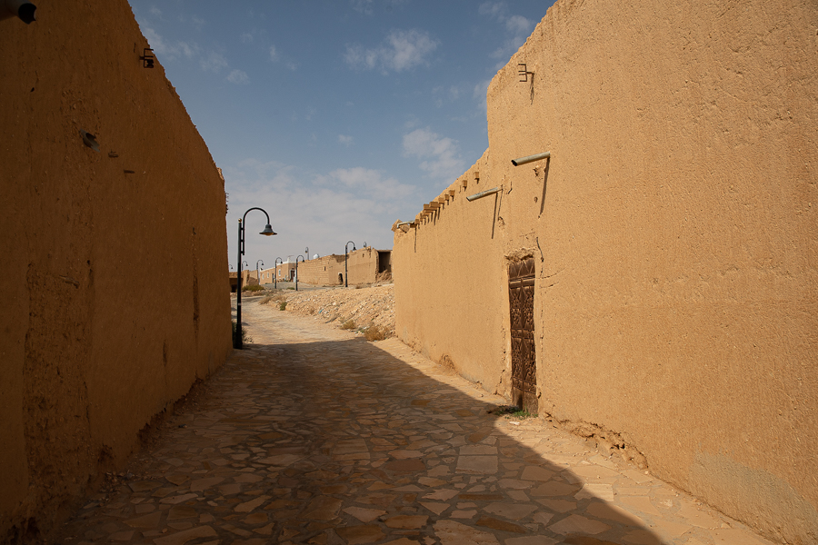 Birds of Saudi Arabia: Old Deira Al Ghat Heritage Village