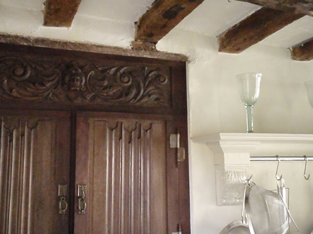 Eye For Design: Linenfold Paneling: A Classic Design Is Becoming Trendy ...