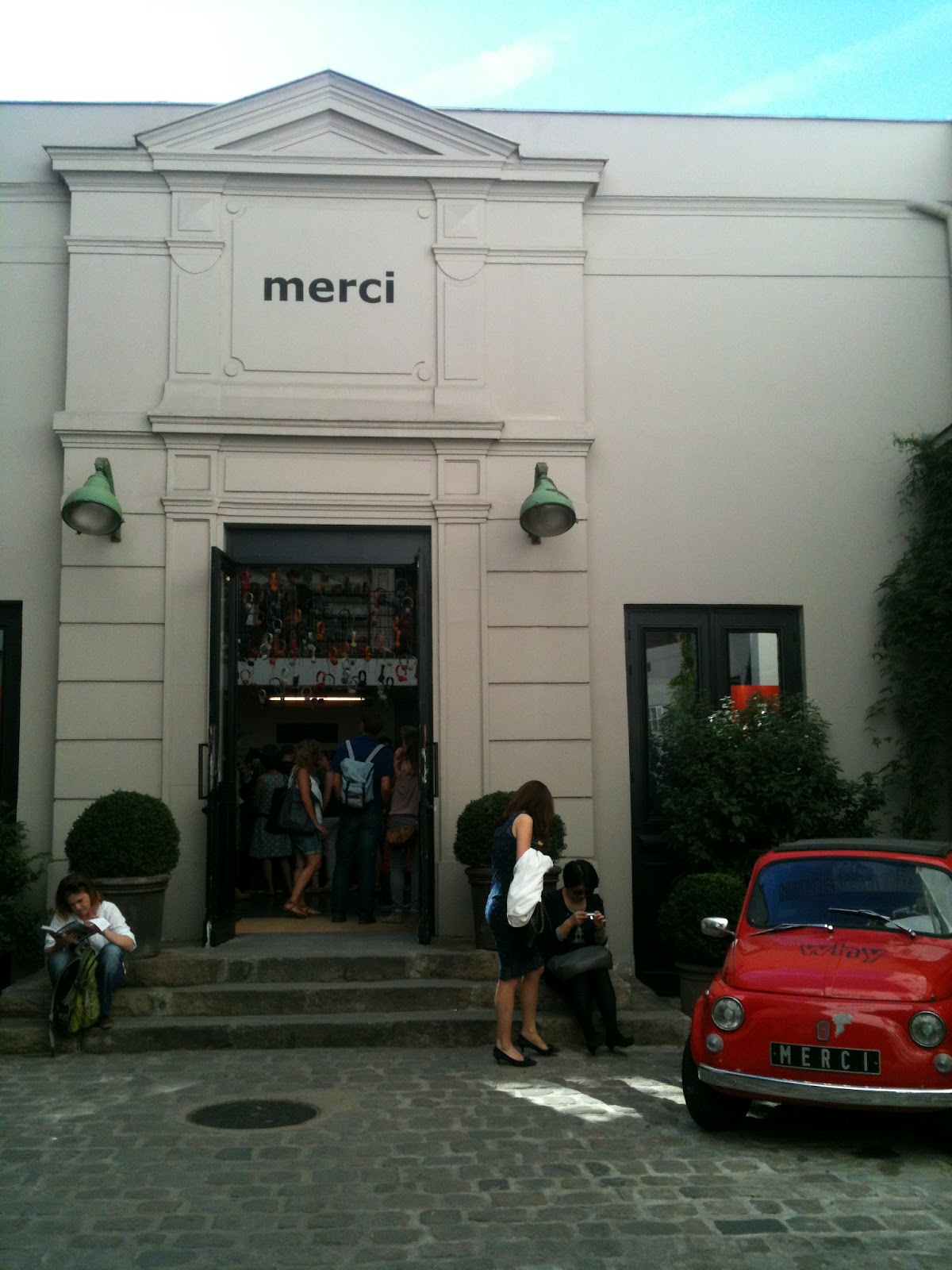 Superfluo Imprescindible: Merci, el concept store que no te puedes ...