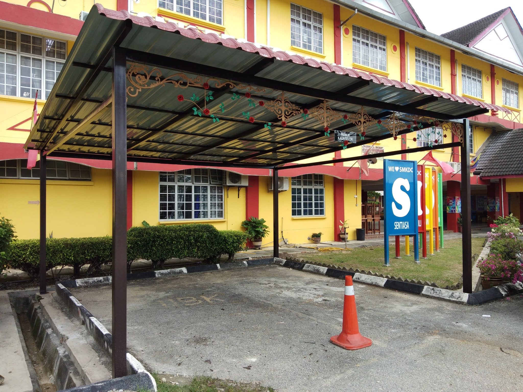 AWNING PAGOLA DAN GRILL : Nilai : Membina Set Parkir Kereta ,Awning ...