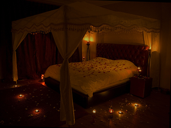 للمتزوجين فقط طرق بسيطة لجعل غرفة نومك اكثر رومنسية ♥