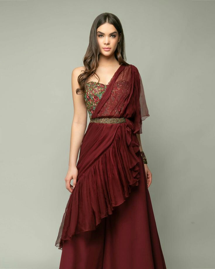 Dressfashionhub: Latest stylish ruffle Saree designs with stylish blouse