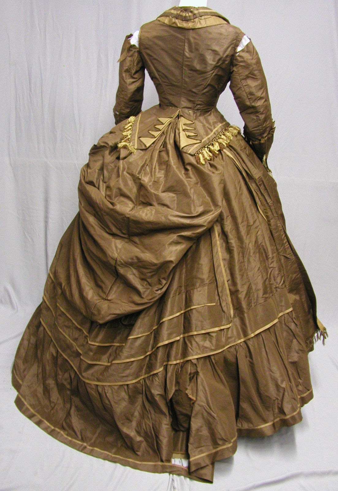 All The Pretty Dresses: 1870's Bustle Dress