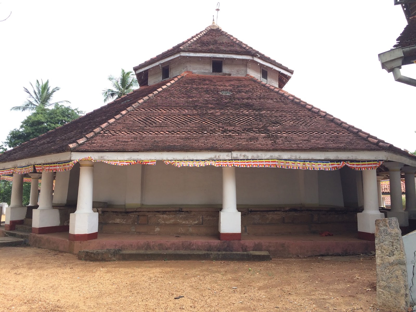 සයිබර් අවකාශයේ සොදුරු නවාතැන: අත්තනගල්ල රජ මහා විහාරය (Attanagalla Raja ...