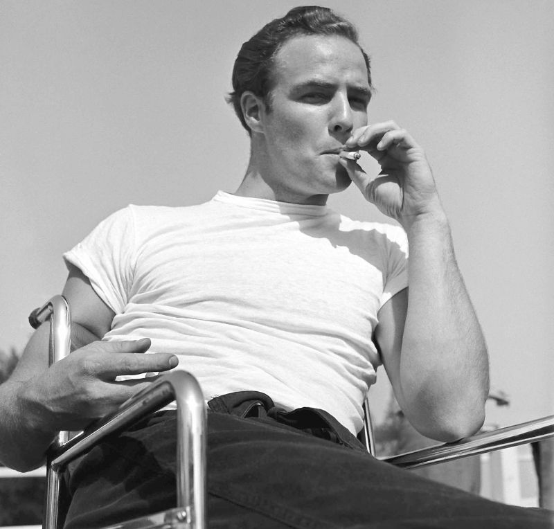 Early Photos of Marlon Brando Preparing for His Screen Debut ‘The Men ...