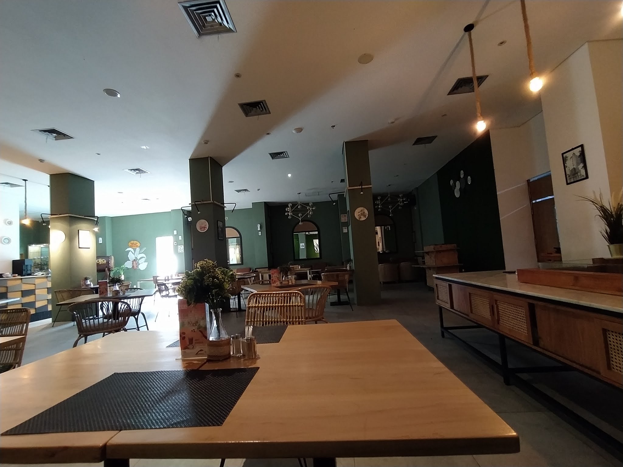 RADJA HOTEL SEMARANG, Art and Boutique Hotel - Iyoth World