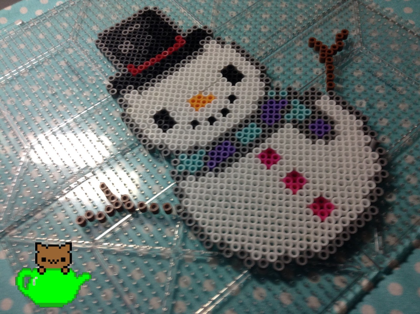 The 8bit Cafe! : Snowman (Kawaii) ~ Perler Bead (Stop Motion)