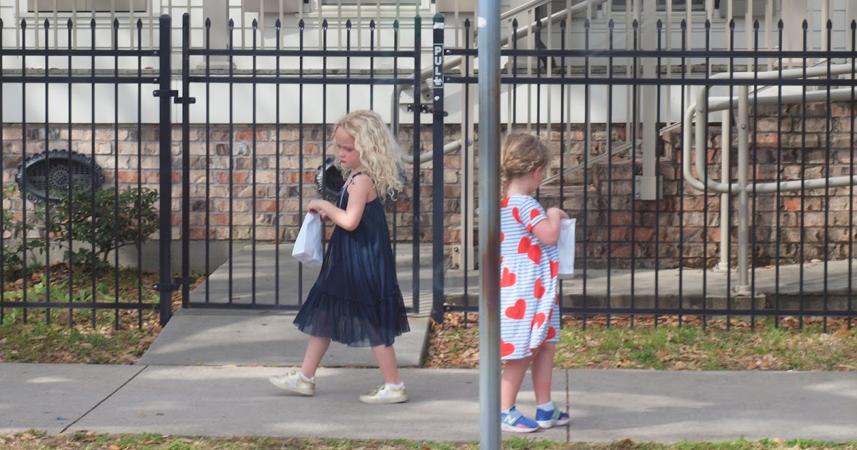 angels and people, life in New Orleans: lagging behind