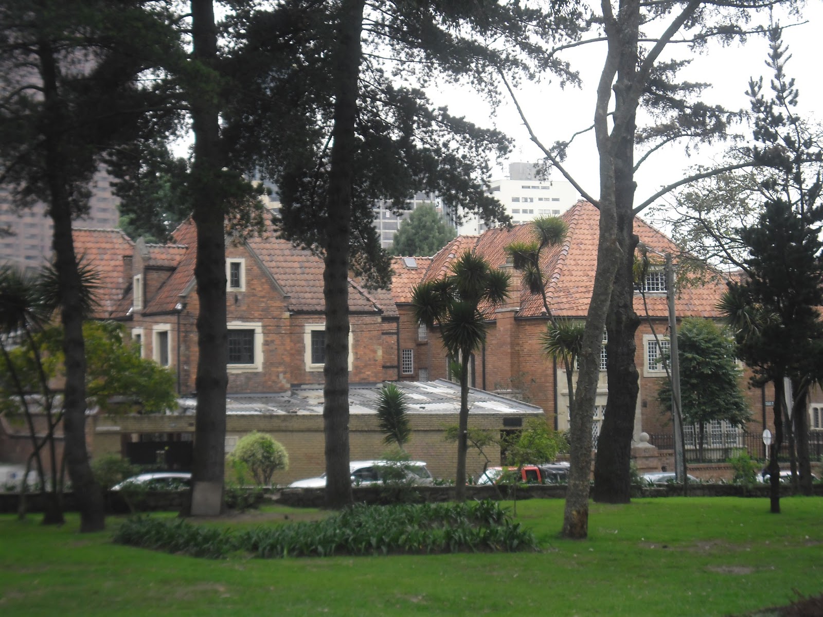 Marcela Caycedo PEI-13: Parque Nacional- Barrio la Merced- Barrio la ...