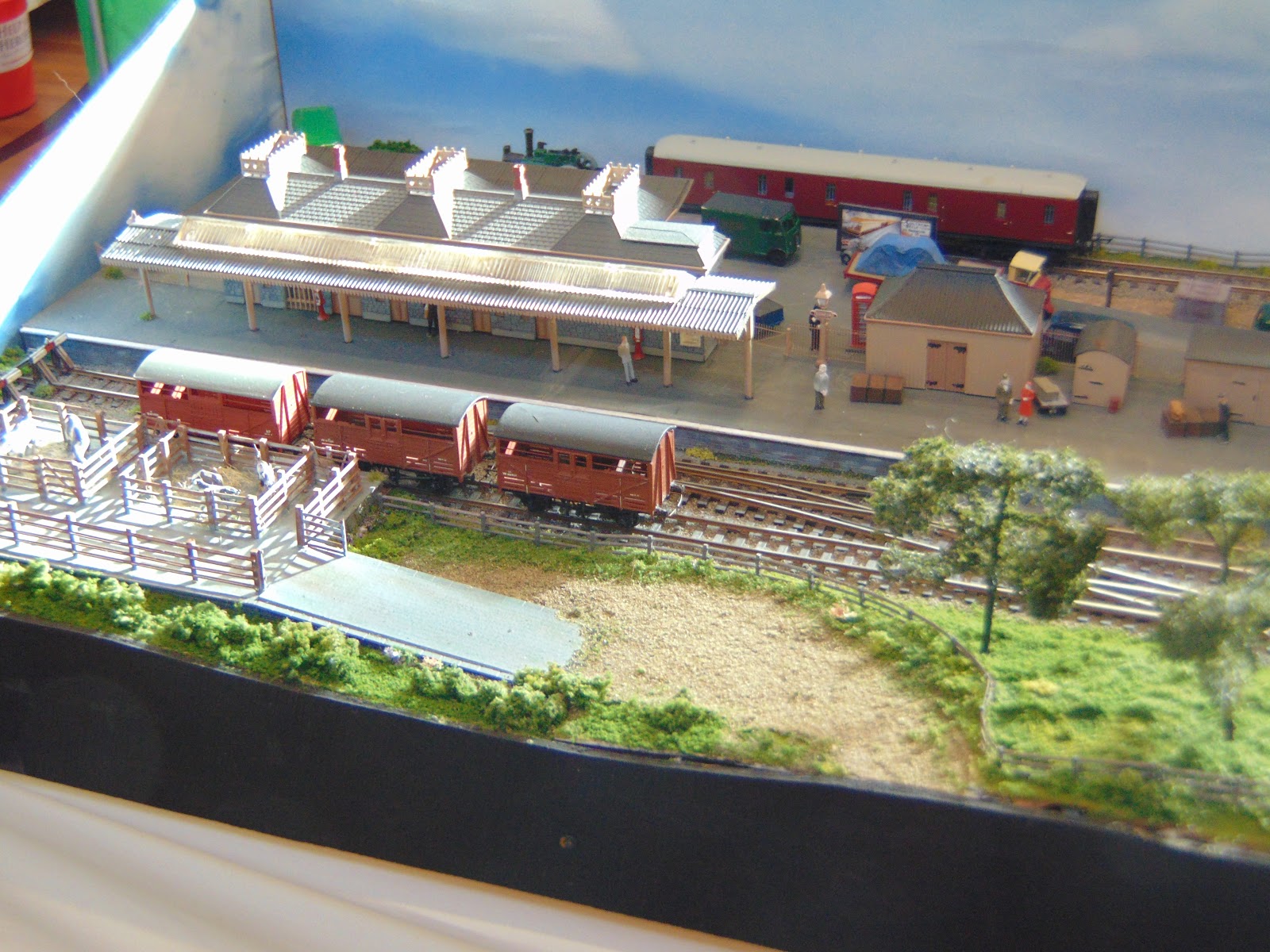 Dorset Railway Modelling: 3mm Teignford at Alton Model Railway Exhibition.