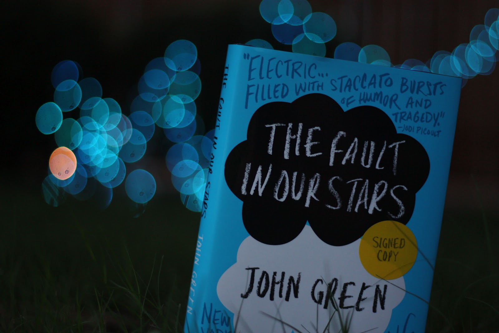 Review: The Fault In Our Stars (by John Green)