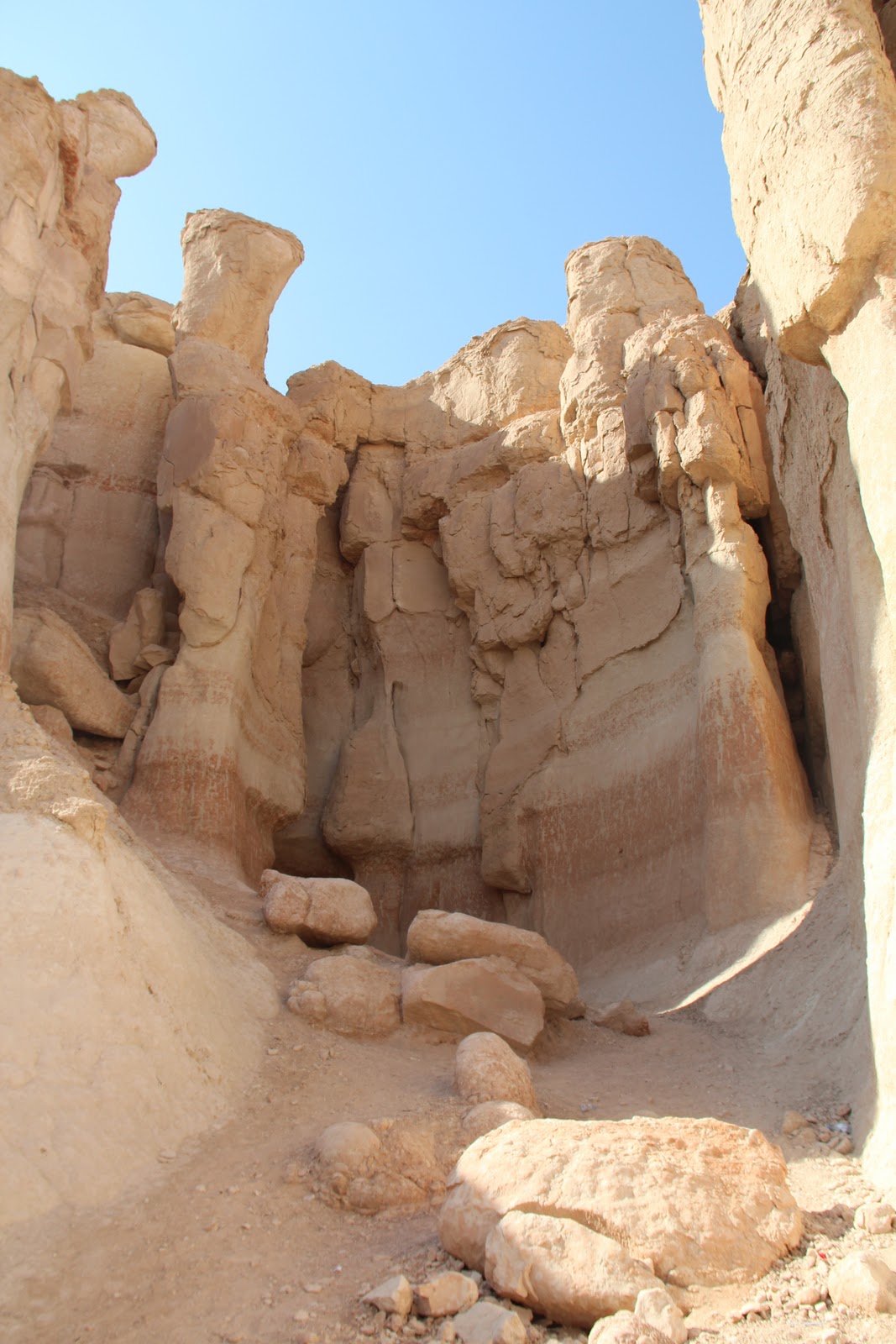 Saudi Scenes: Hofuf Caves | Life in saudi arabia, Cool places to visit ...