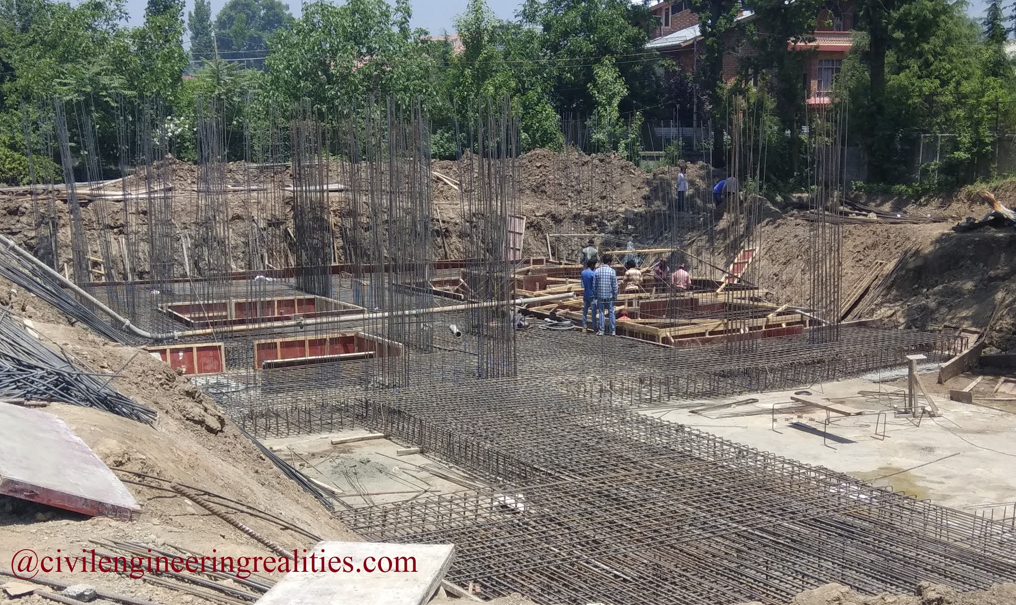 Reinforced Cement concrete (R.C.C) | Its Advantages and Disadvantages?