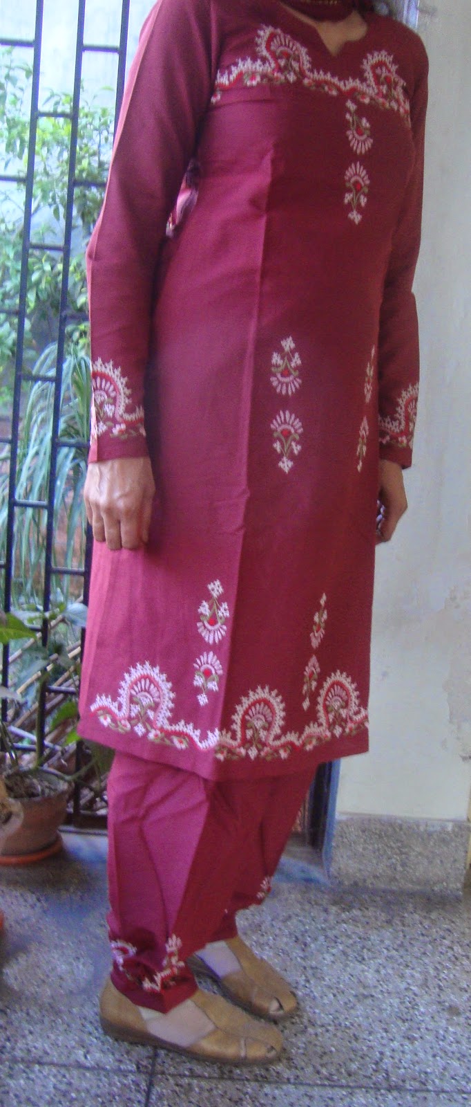 Knitting,Crochet and Embroidery: Sindhi kadai on Maroon Silk salwar suit