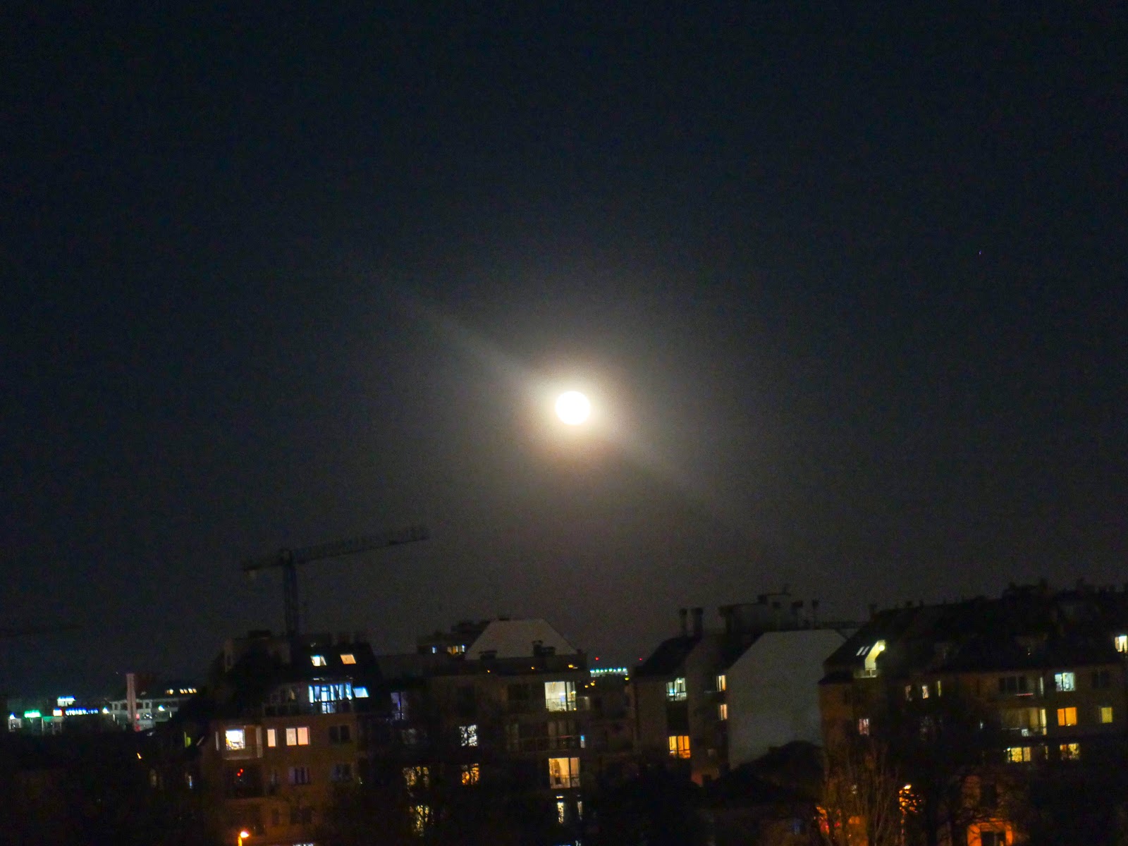 2020 Pink Moon - supermoon pictures