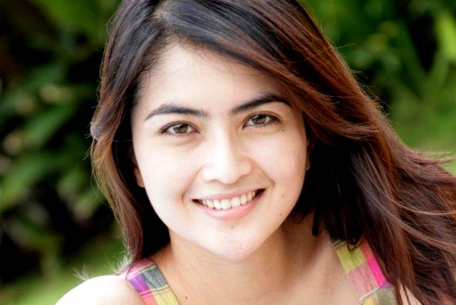 10 Artis Indonesia Tercantik & Terseksi - Heqris Workspace