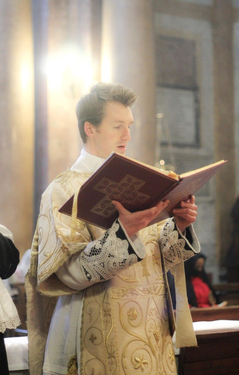 New Liturgical Movement: TLM Celebrants: Keep Doing the Readings in ...