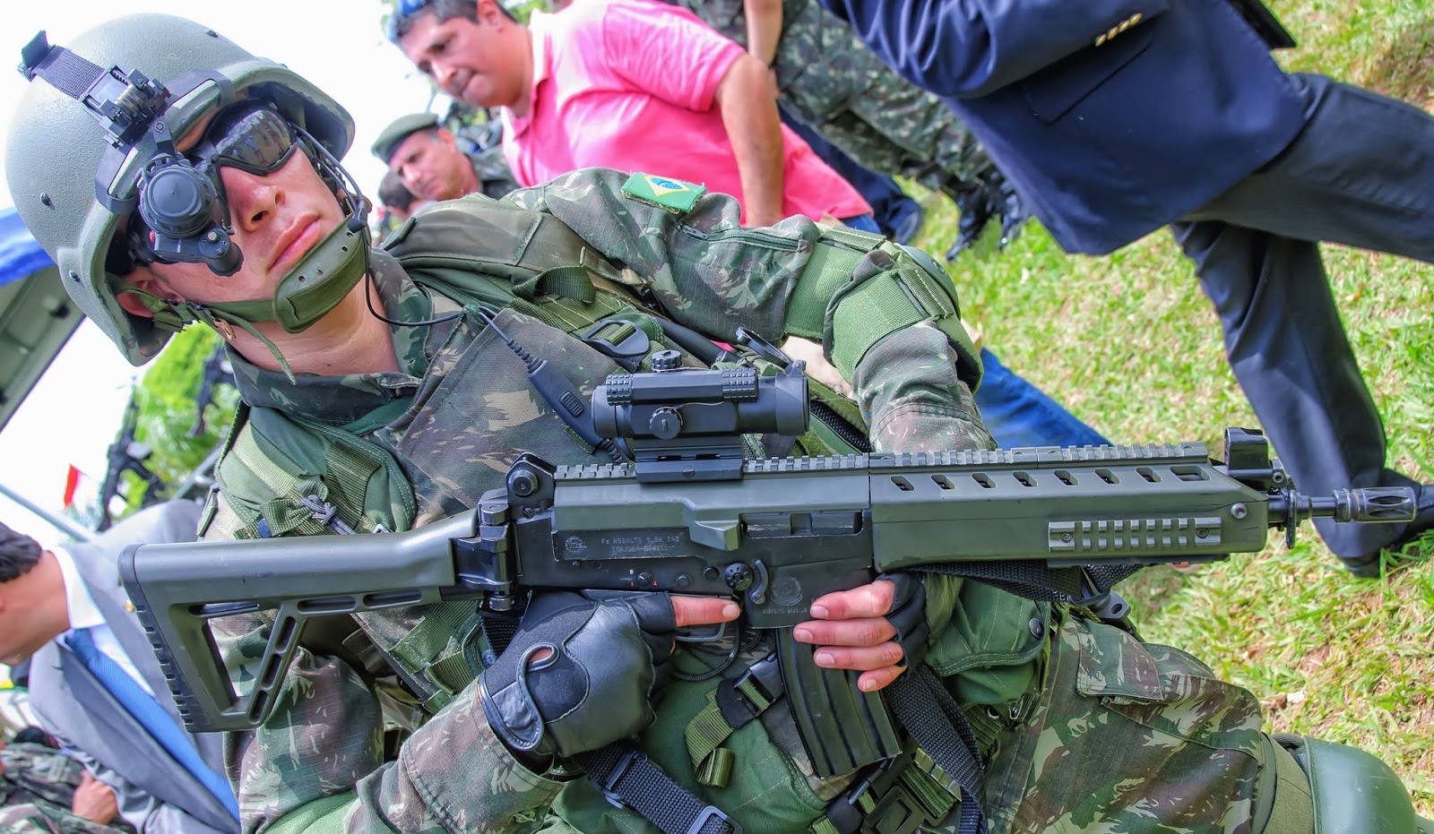 AEROSPACEBRASIL: IMBEL - Fuzil de Assalto IMBEL IA2, calibre 5,56mm ...