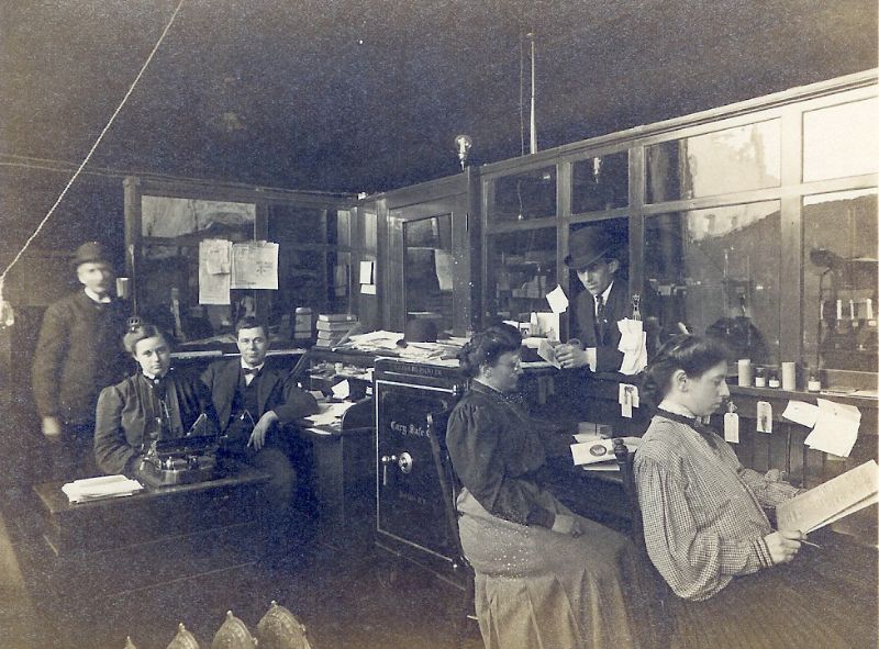 26 Amazing Photos Capture People in the Offices in the Early 20th ...
