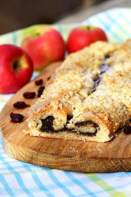 Fruchtiger Mohnstriezel