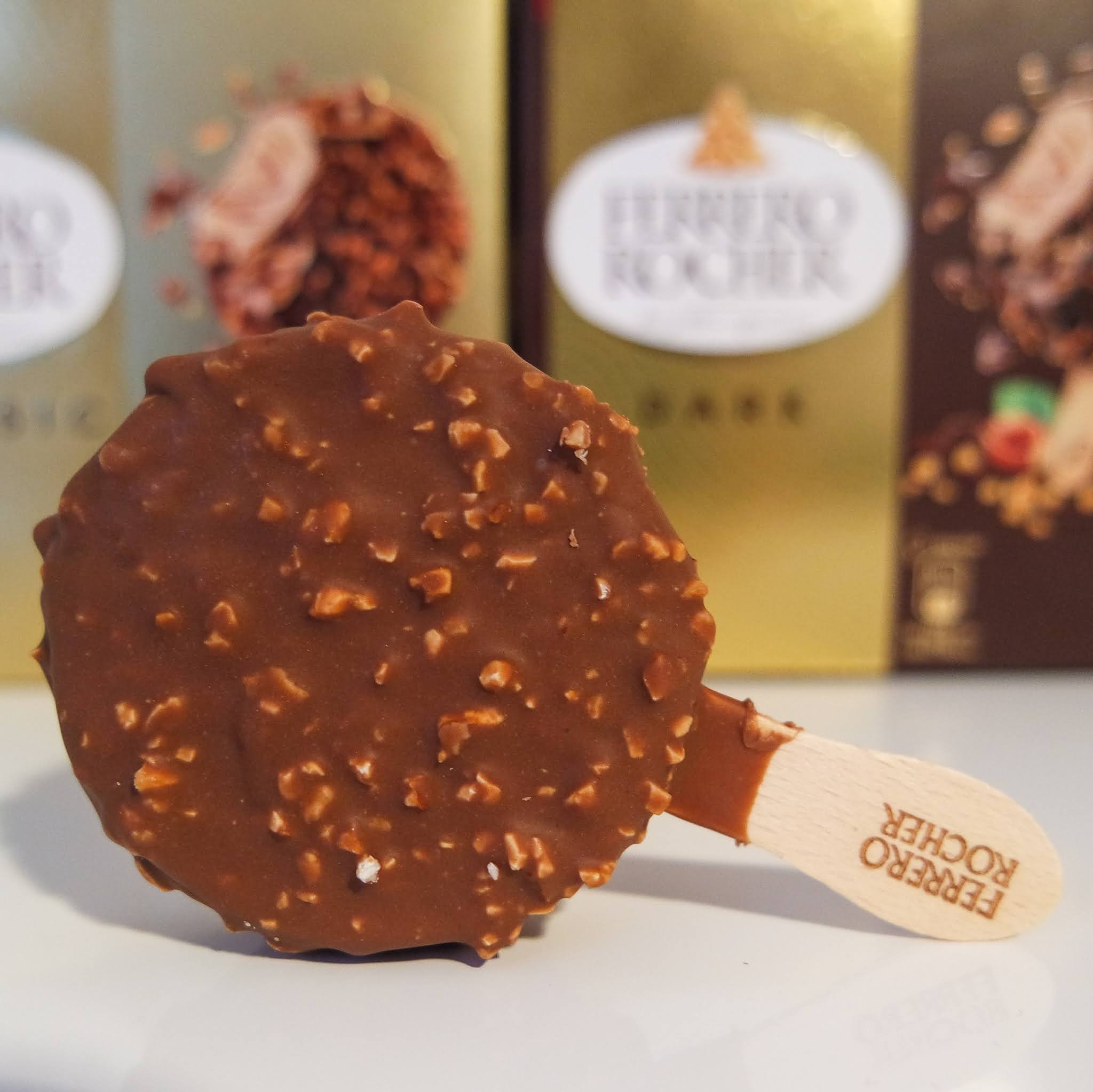 Firmchen testet: Ferrero Rocher Classic und Dark und Raffaello Eis ...