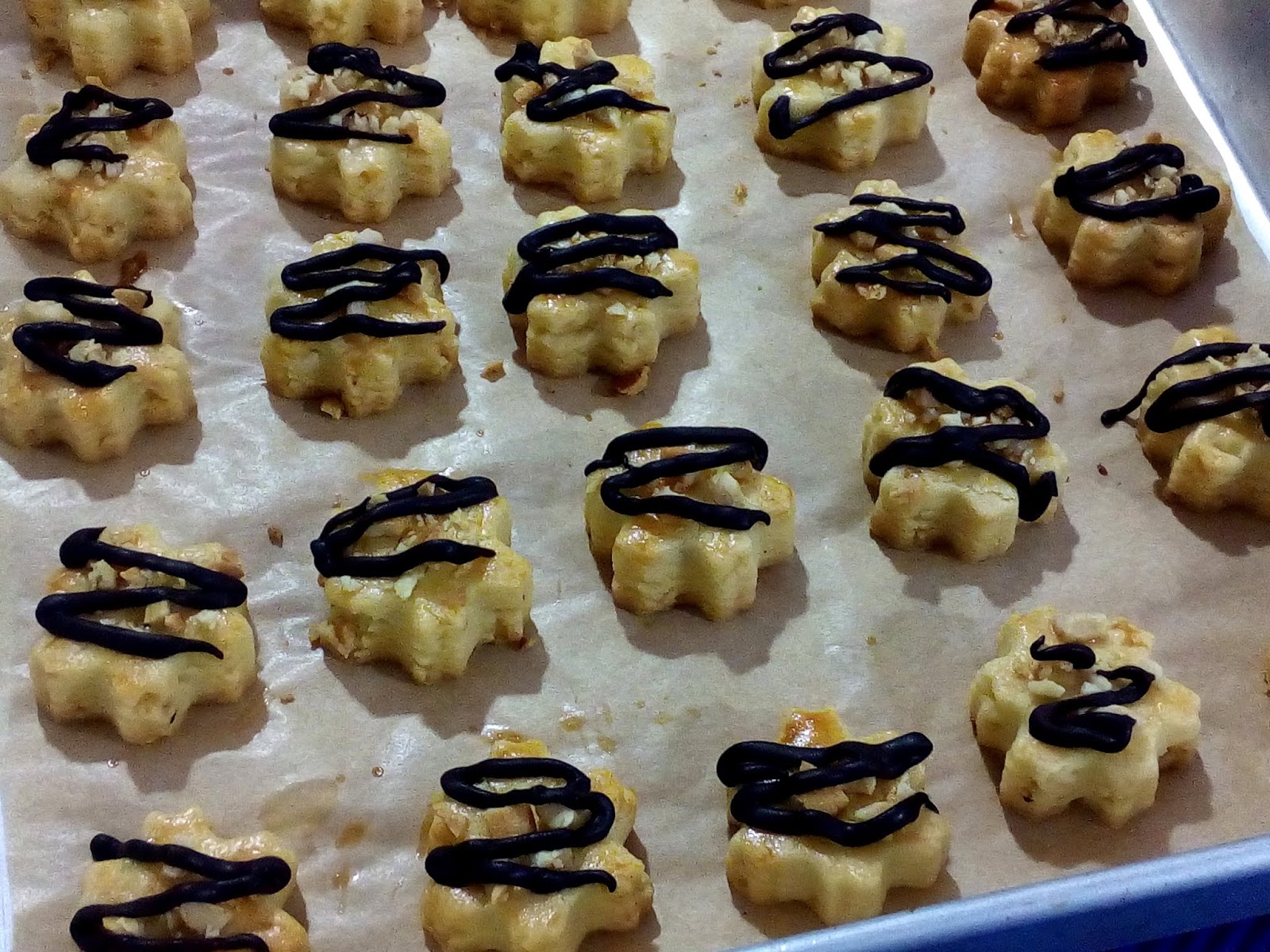 SurayaMSyed: Biskut Batik Aloha