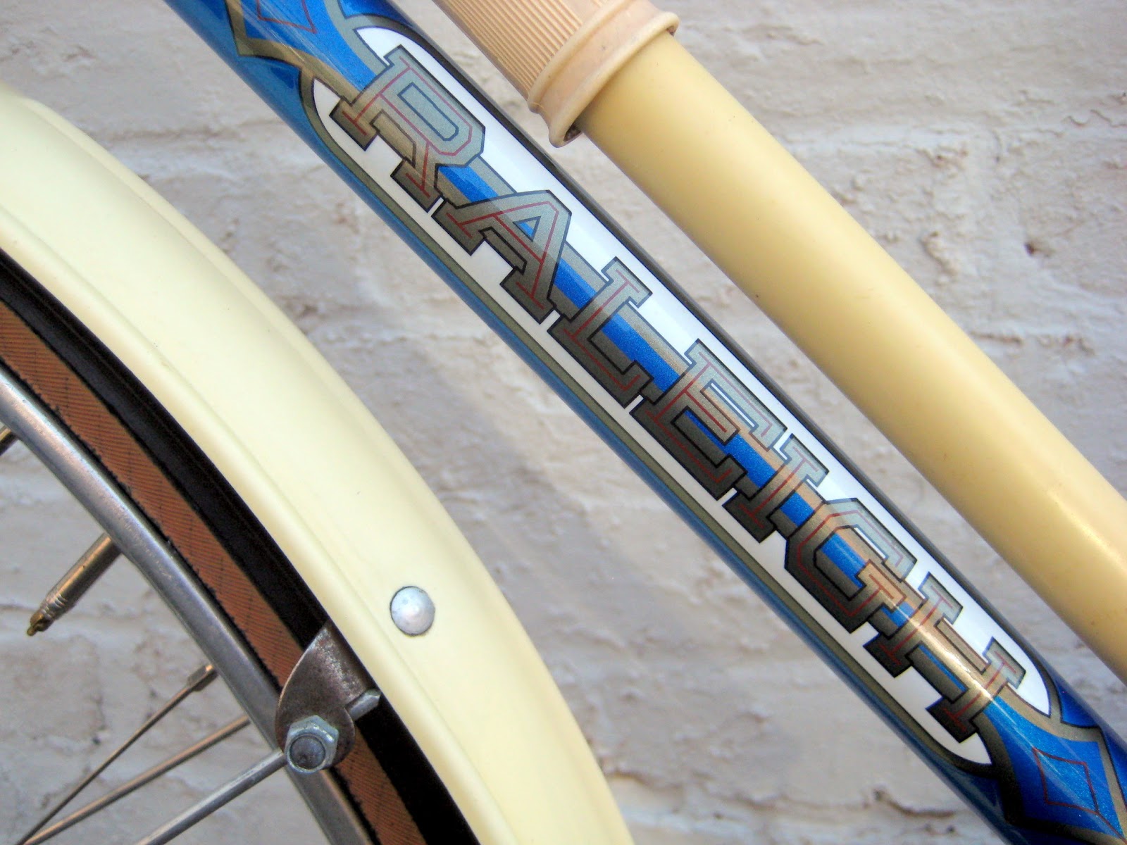 ON THE DROPS: Raleigh Record Ace (RRA) 1947-1954