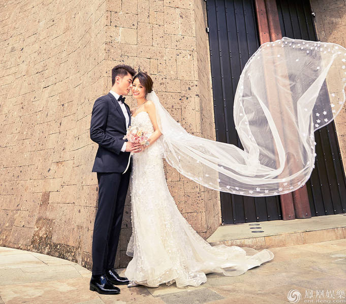 A White Wedding for Ruby Lin and Wallace Huo | DramaPanda