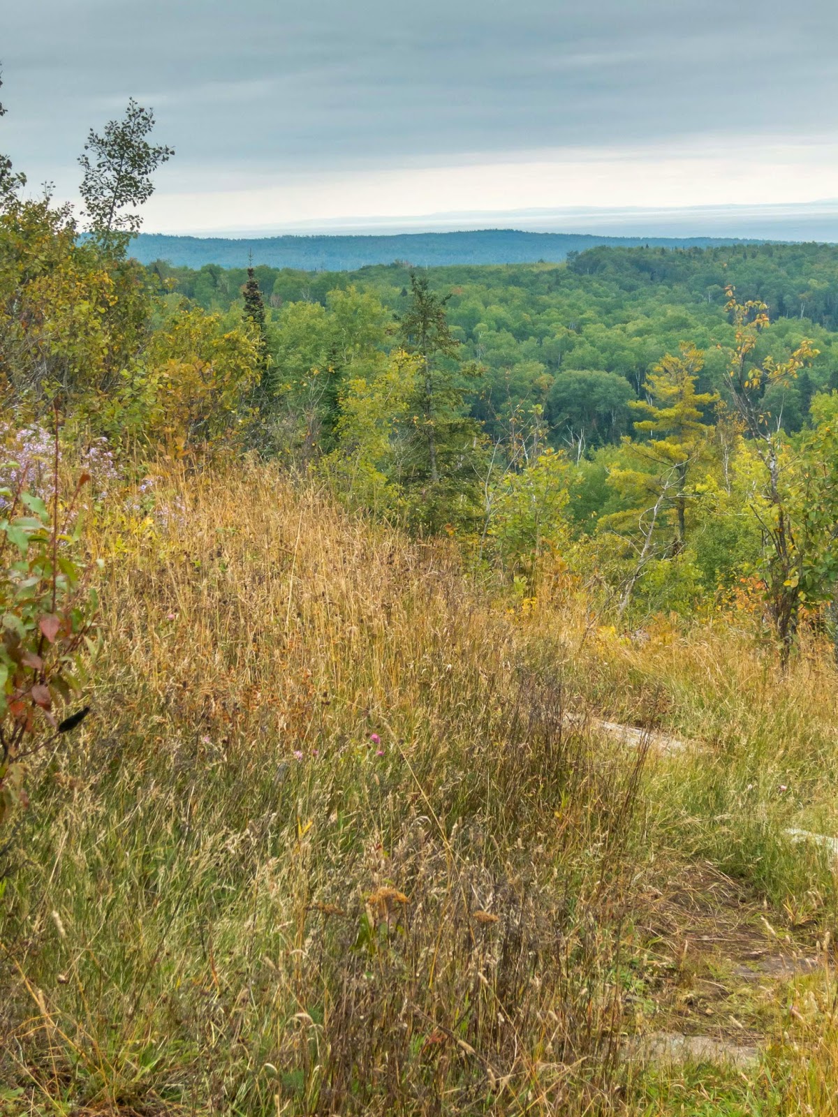 Eric's Hikes: Superior Hiking Trail: Grand Marais to 270 Degree Overlook