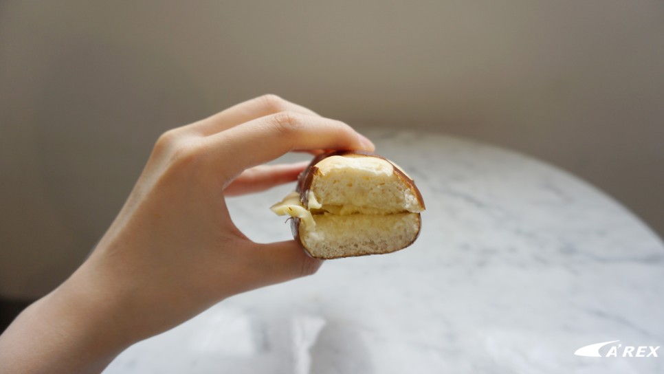 AREX: [Bread Pilgrimage in Yeonnam-dong] Butter Bakery and Along Bread & Cafe