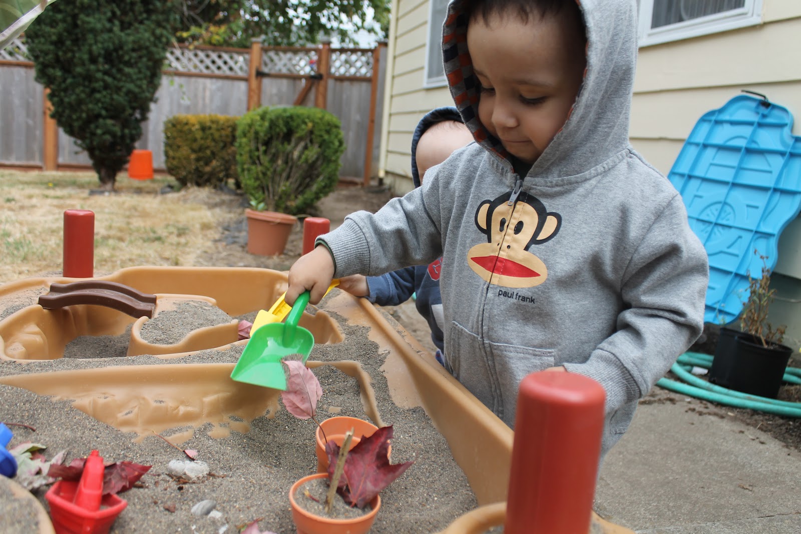 cute and peculiar: Fall sand play {Kids Co-op}