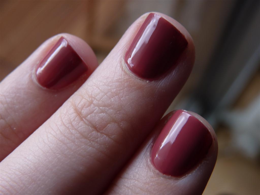 Une Ruxi à Paris Essie In Stitches