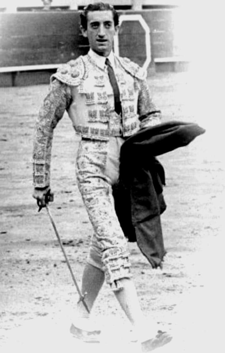 Del toro al infinito: ANIVERSARIO DE "MANOLETE". 103 AÑOS DE SU NACIMIENTO