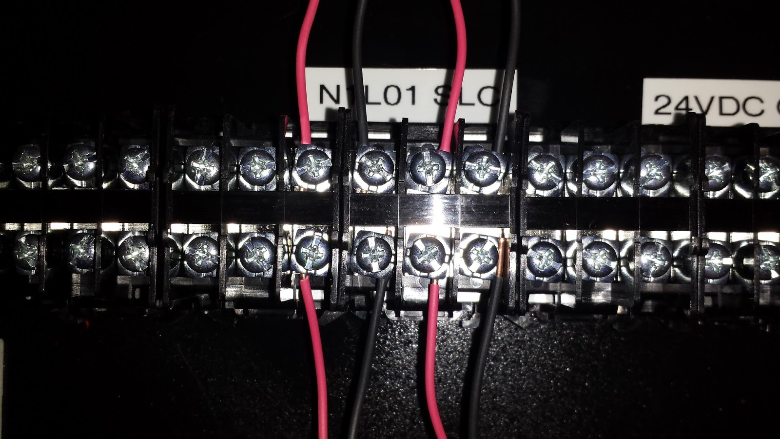 Reading Electrical Current with a Meter | Fire Alarms Online