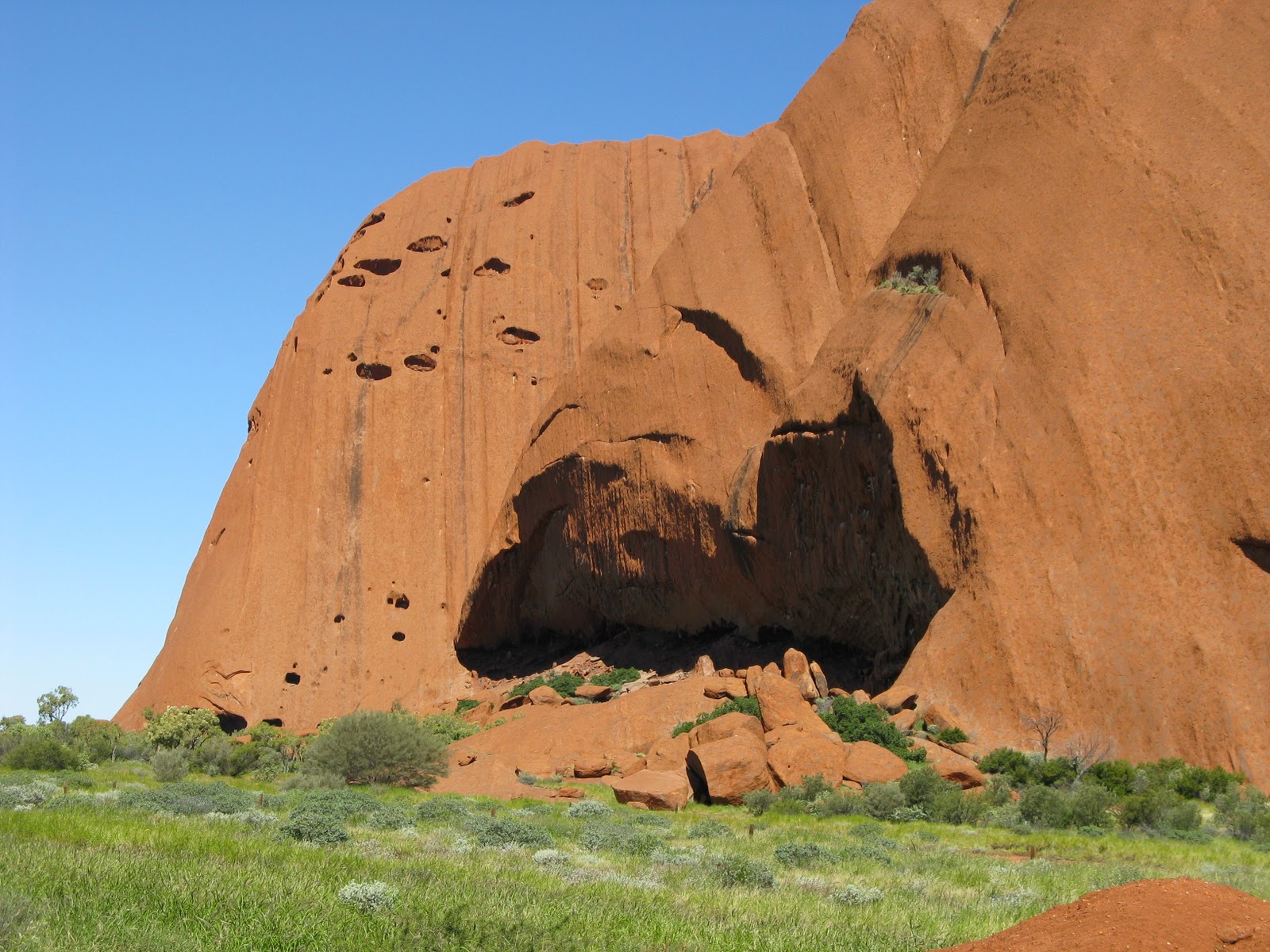 Battistones Abroad: Uluru and legends of Ayers Rock