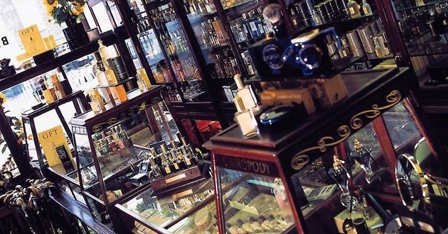 "Tweedland" The Gentlemen's club: Geo F Trumpers Traditional Barber ...