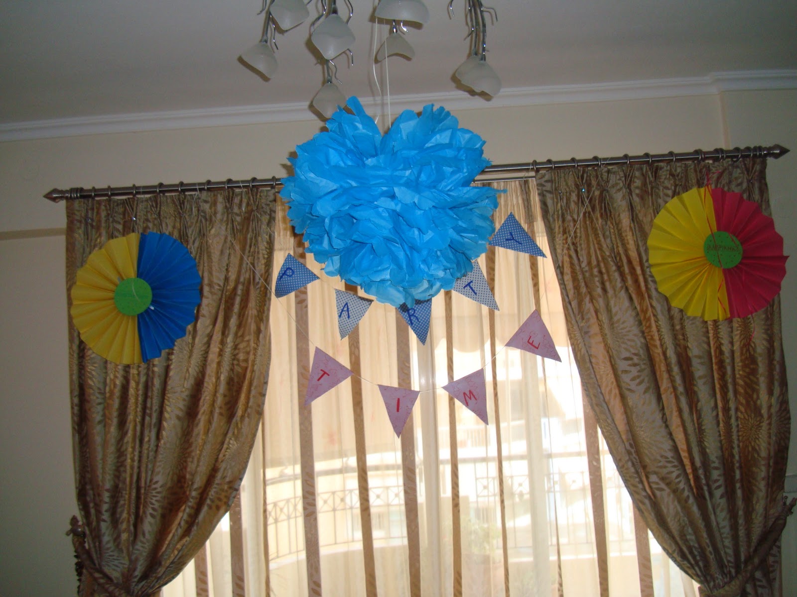 Art At Home: ΕΠΕΣΤΡΕΨΑ ΜΕ ΤΟ ΠΑΡΤΥ ΓΙΑ ΤΑ ΓΕΝΝΕΘΛΙΑ ΤΩΝ ΠΑΙΔΙΩΝ ΜΟΥ!!