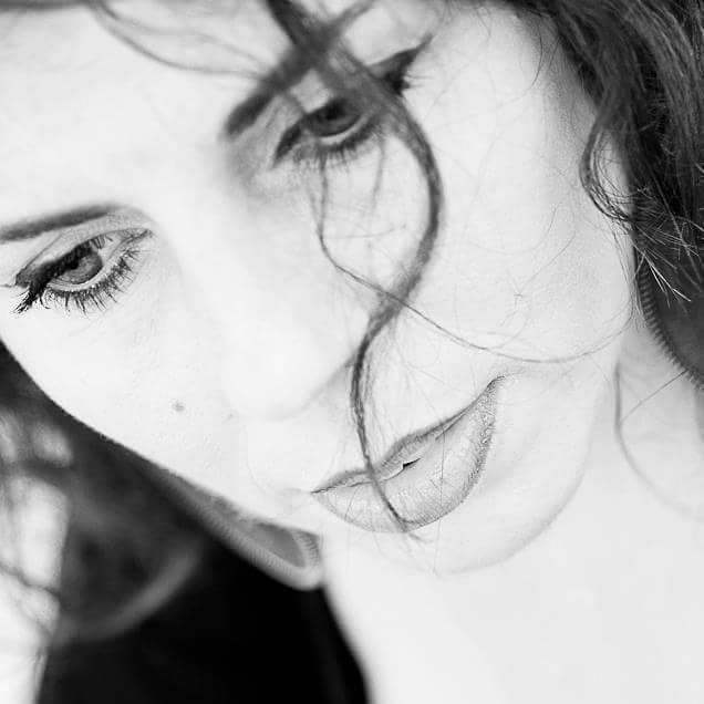 Vasto Gallery: Intervista a Sara Quida, pittrice informale.