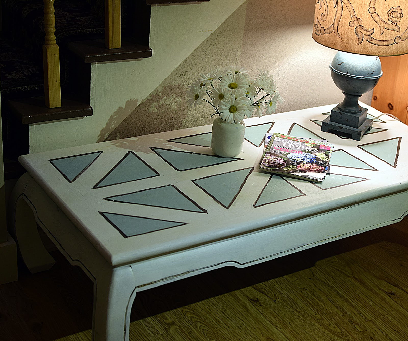 Simply Lora's Beauty: Chalk Paint Patterned Table