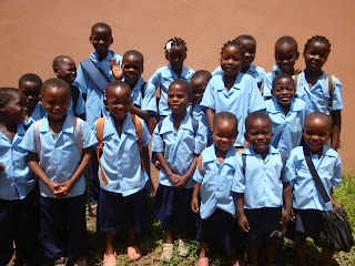 Vision Mozambique: Home grown school uniforms for our kids!